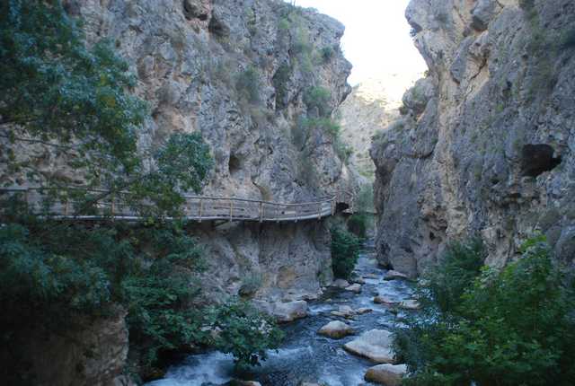 Pasarela del Rio Castril - Location d'écogîtes ruraux troglodytiques en ...